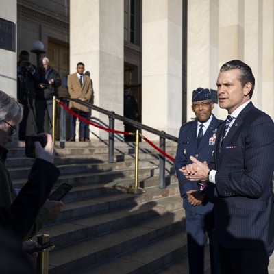 Army contracts are not halted, Pentagon clarifies after service email ...